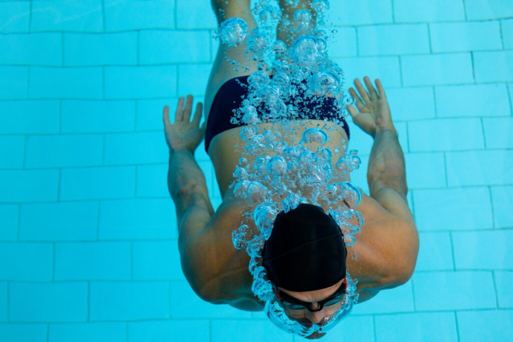 6 Savvy Swimming Tips - AquaMobile Swim School